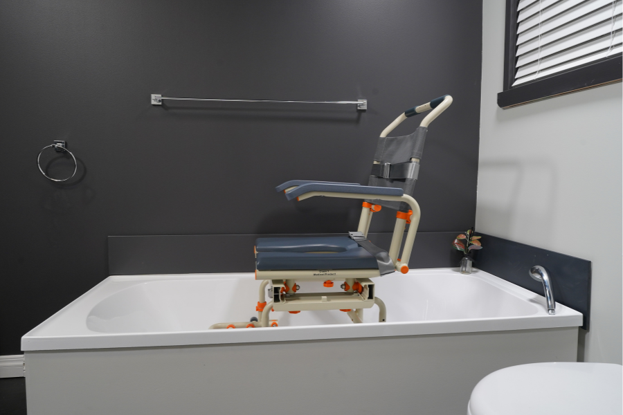 TubBuddy Tilt SB2T from Showerbuddy - mobility aid for bathtub showers