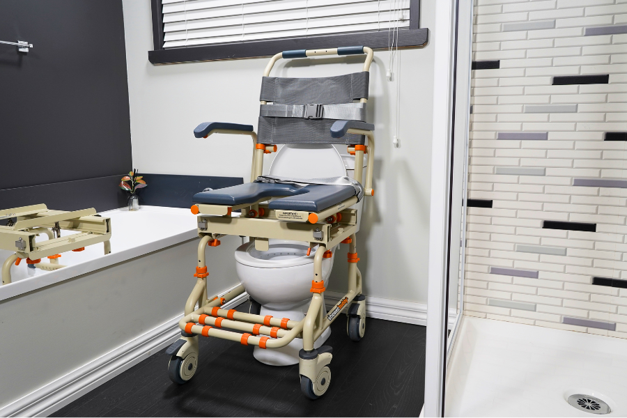 TubBuddy Tilt SB2T from Showerbuddy - mobility aid for bathtub showers